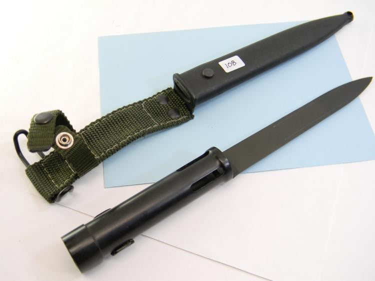 Socket Bayonet with Scabbard For The FN-FAL Selective Fire Rifles ...